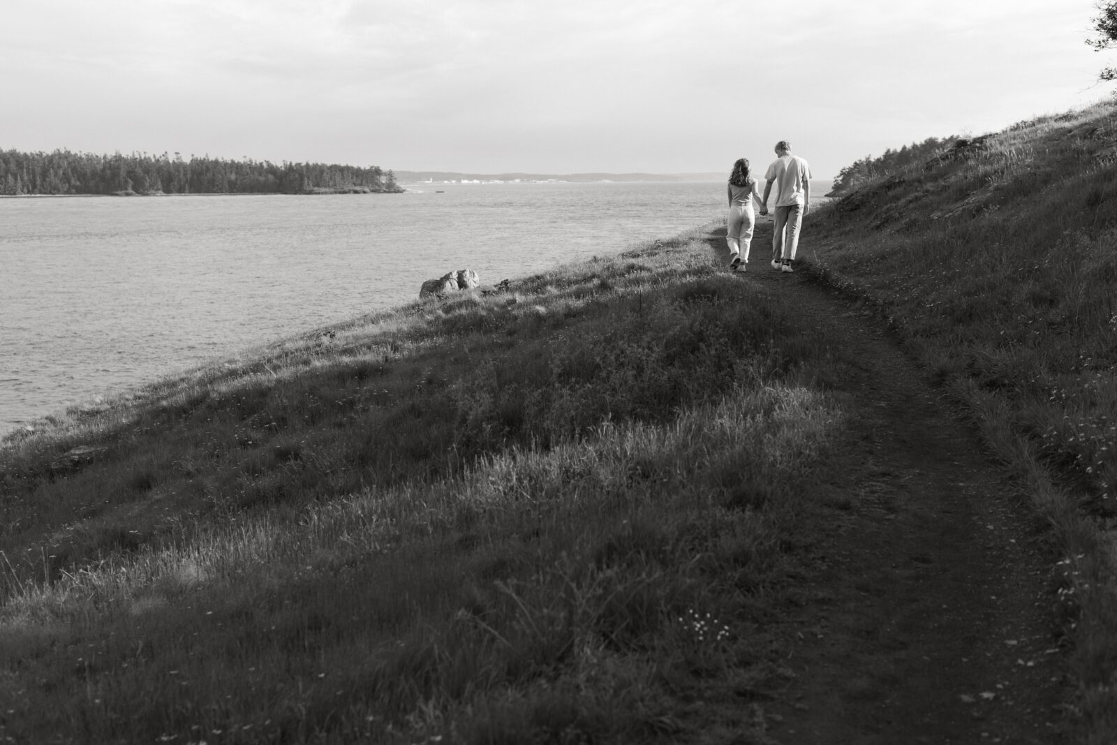 Cliffside Washington Couples Session | iasiskennedyphotography.com
